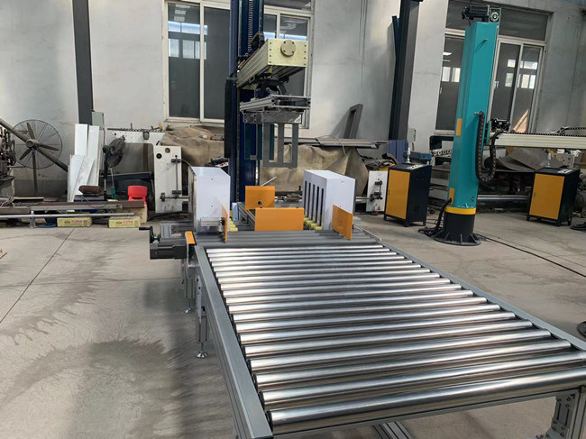 Single Column Rotating Pallet Stacker Machine 2200 380v For Carton Box